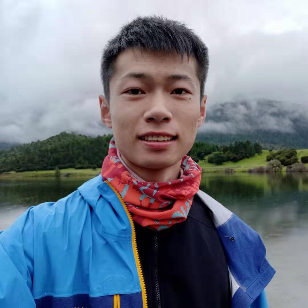 Qifeng Chen (陳启峰)